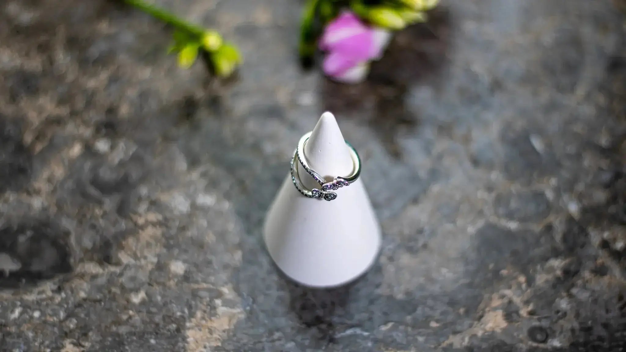 Jesmonite Ring Holder – Elegant Jewelry Organizer – Votive